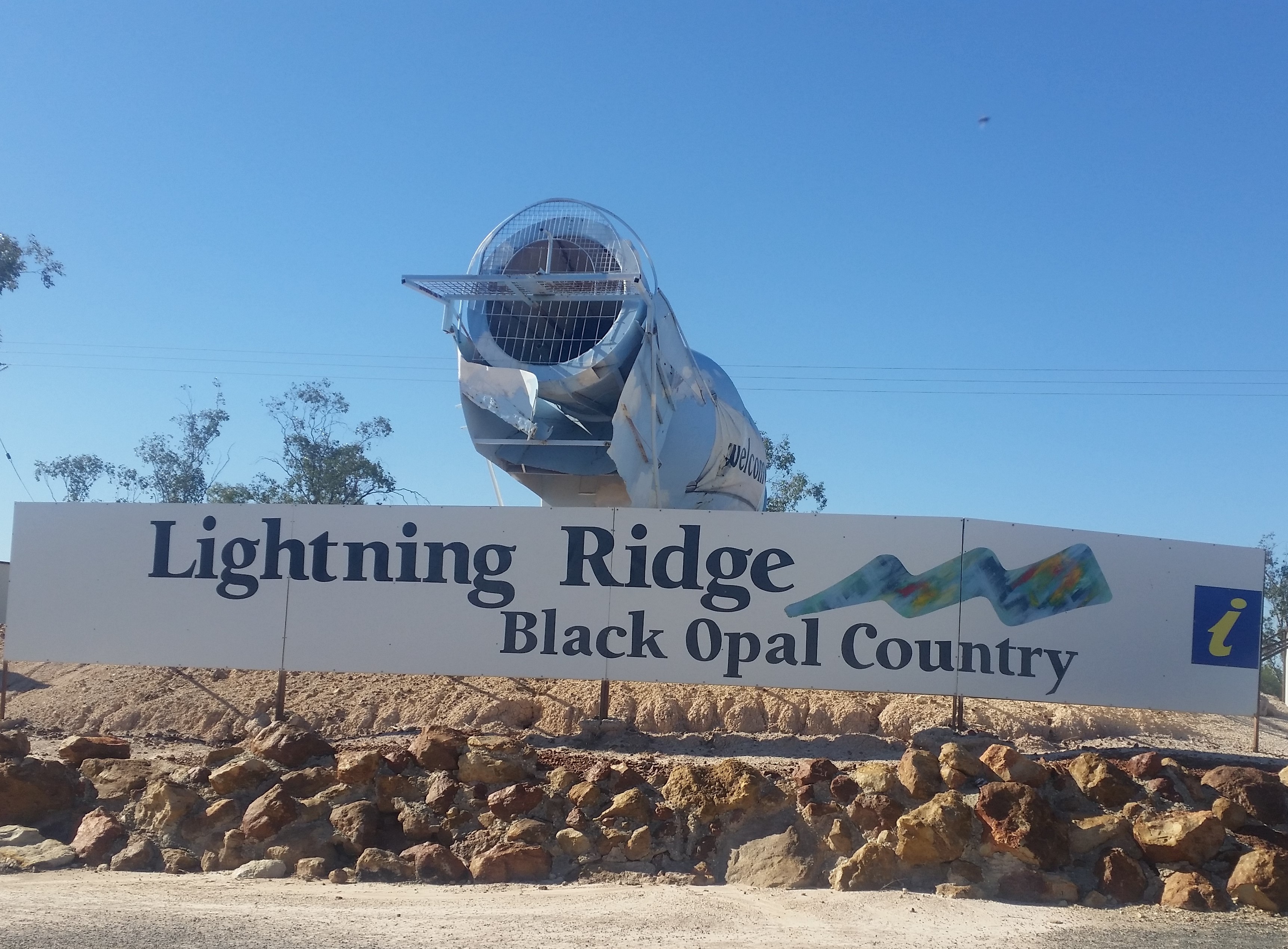 Lightning Ridge – An Historic and Quirky Opal Mining Town – Road Trip