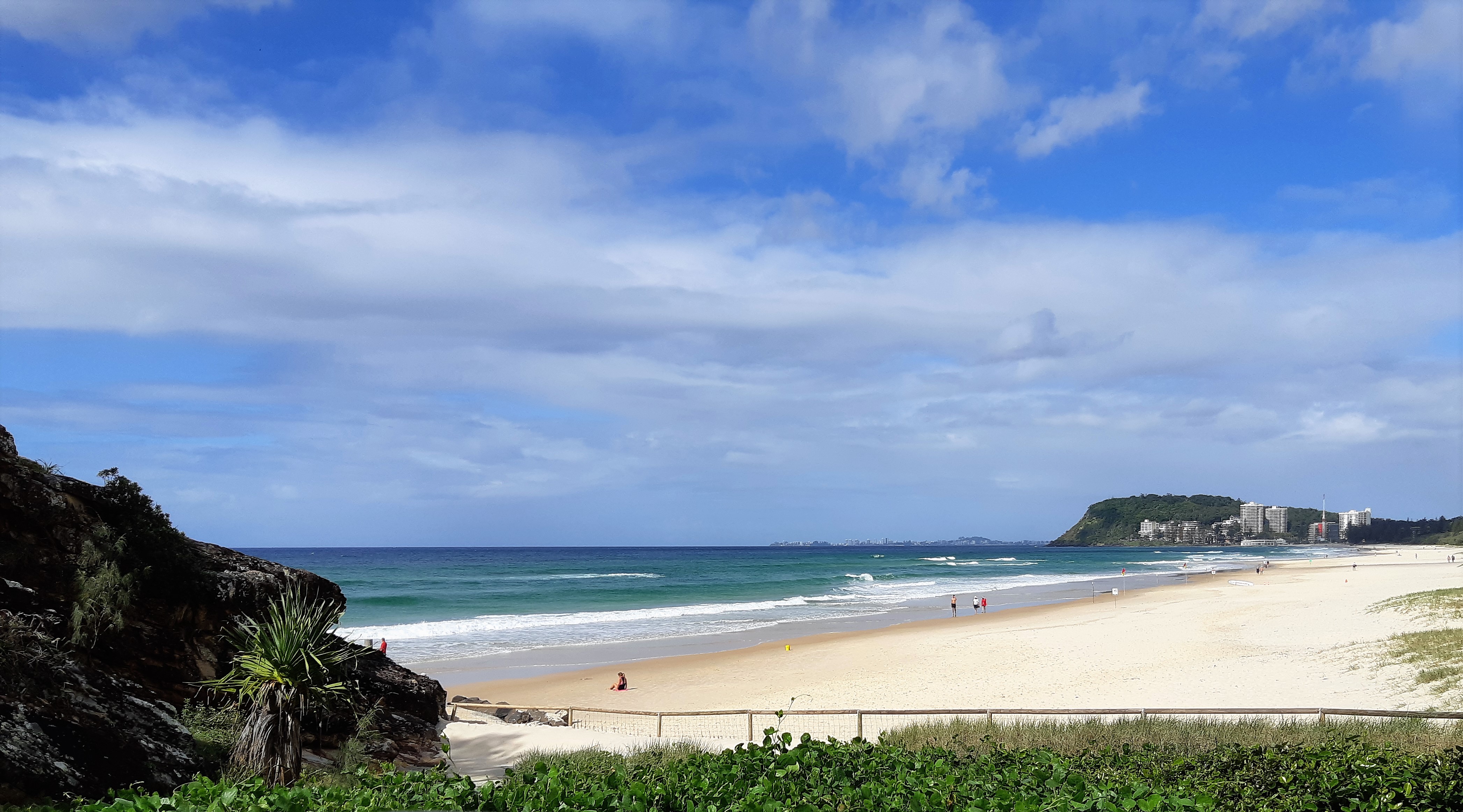 Do You Like A Day At The Coast? Then You’ll Love North Burleigh Beach